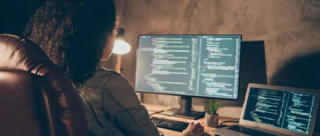 Python荣获2021年TIOBE指数年度编程语言奖 – AI聘